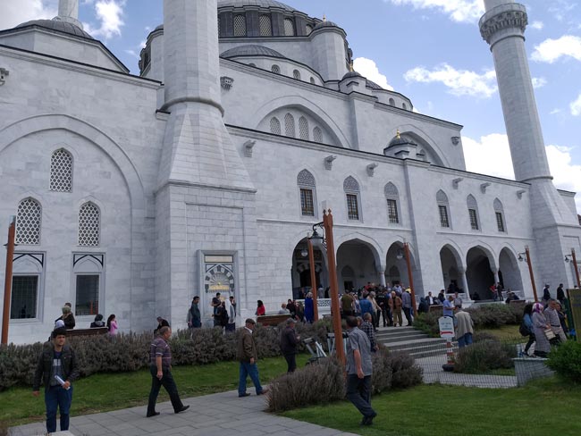 Ankara Opera’daki Melike Hatun Camisinde | Haber Güncel