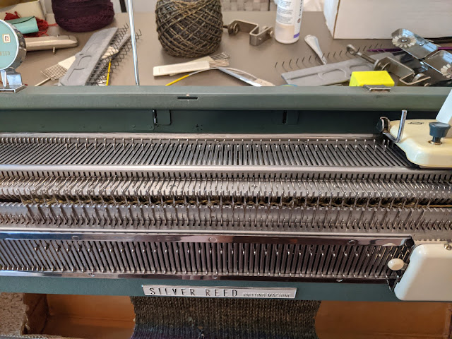 I bought a Silver Reed SK10 and SR10 knitting machine!