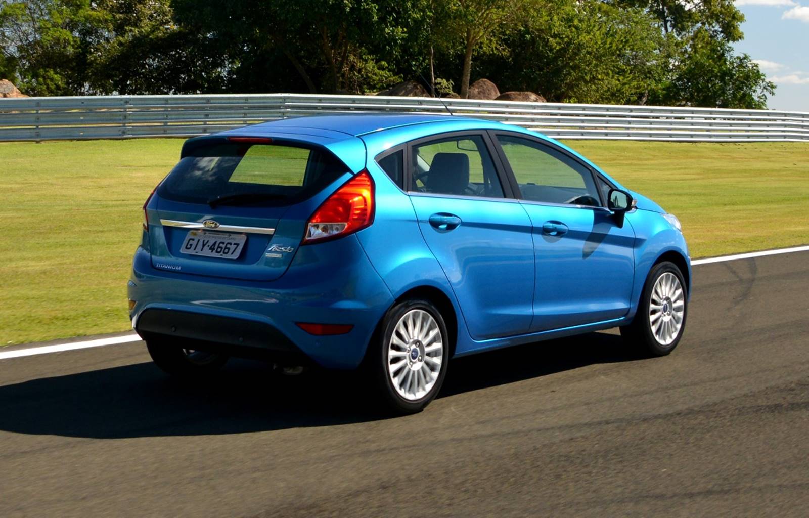 New Fiesta 2017 EcoBoost: taxa zero; seguro a preço fixo e plano de ...