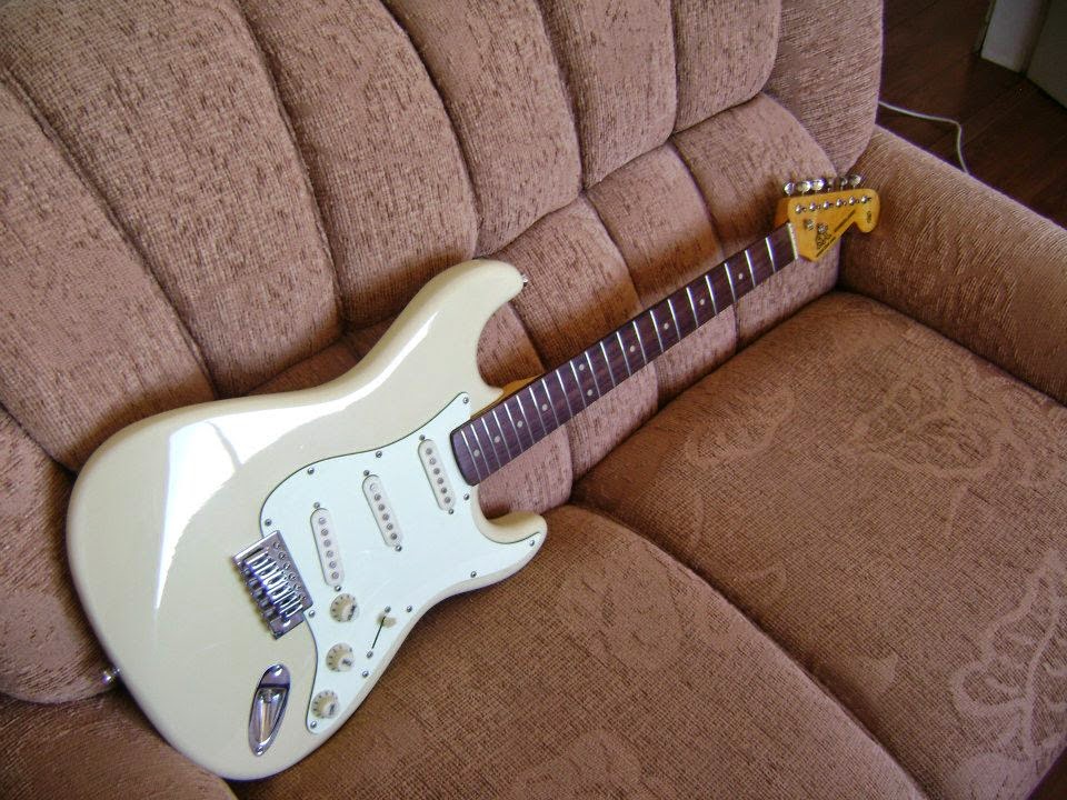 Guitarras de um Strateiro - COLECIONISMO: Sx Stratocaster - Made in China