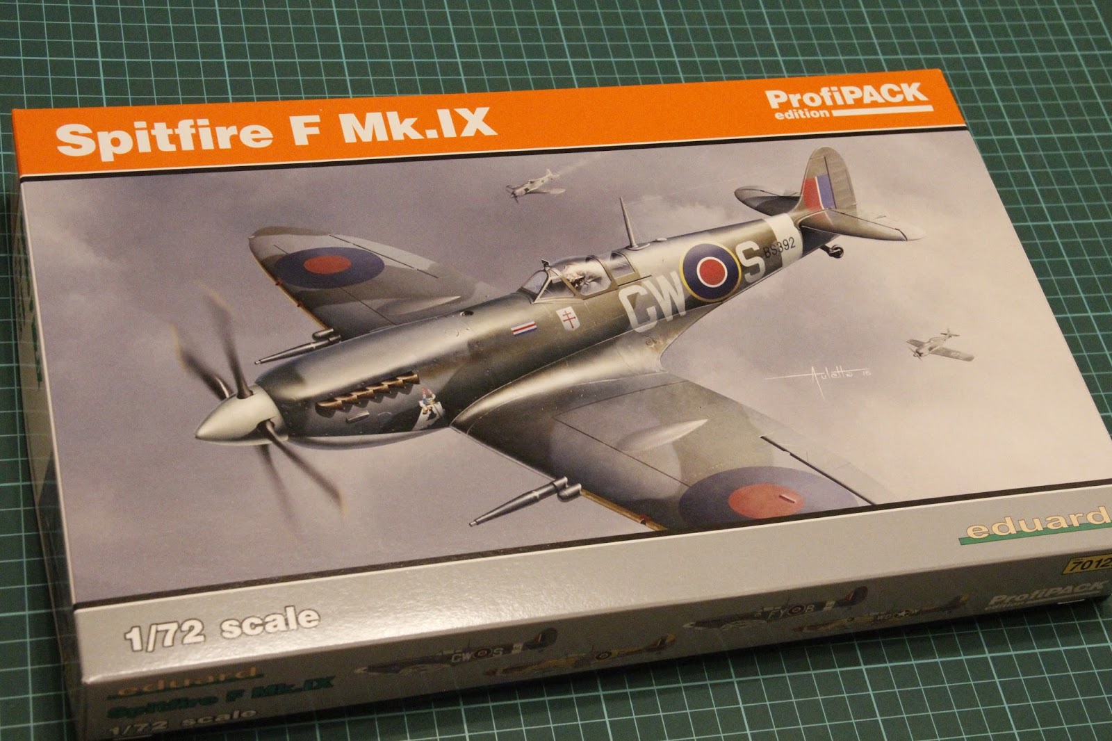 Eduard 1/72 Spitfire F Mk.IX Profipack (70122) - DetailScaleView