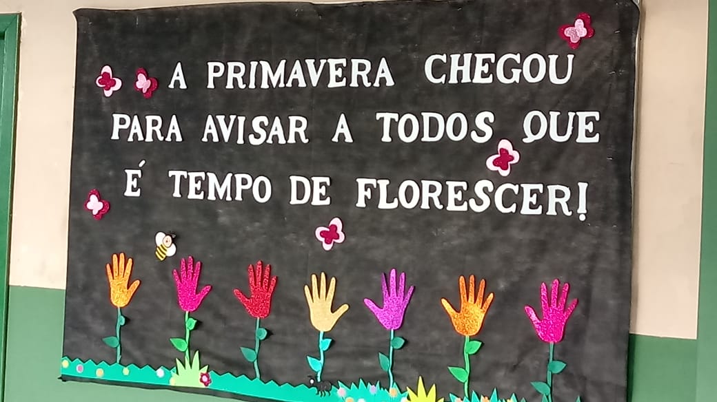 Escola de Educação Básica: A Primavera Chegou