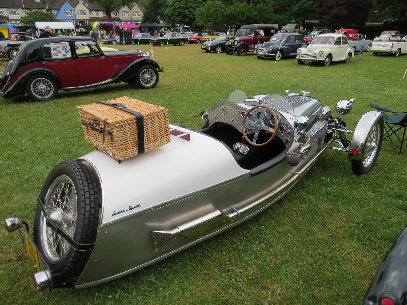 MAC'S REPLICA MORGAN 3 WHEELER BUILD: June 2015