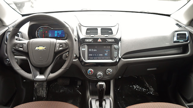 Uma volta com o Chevrolet Cobalt 1.8 2016