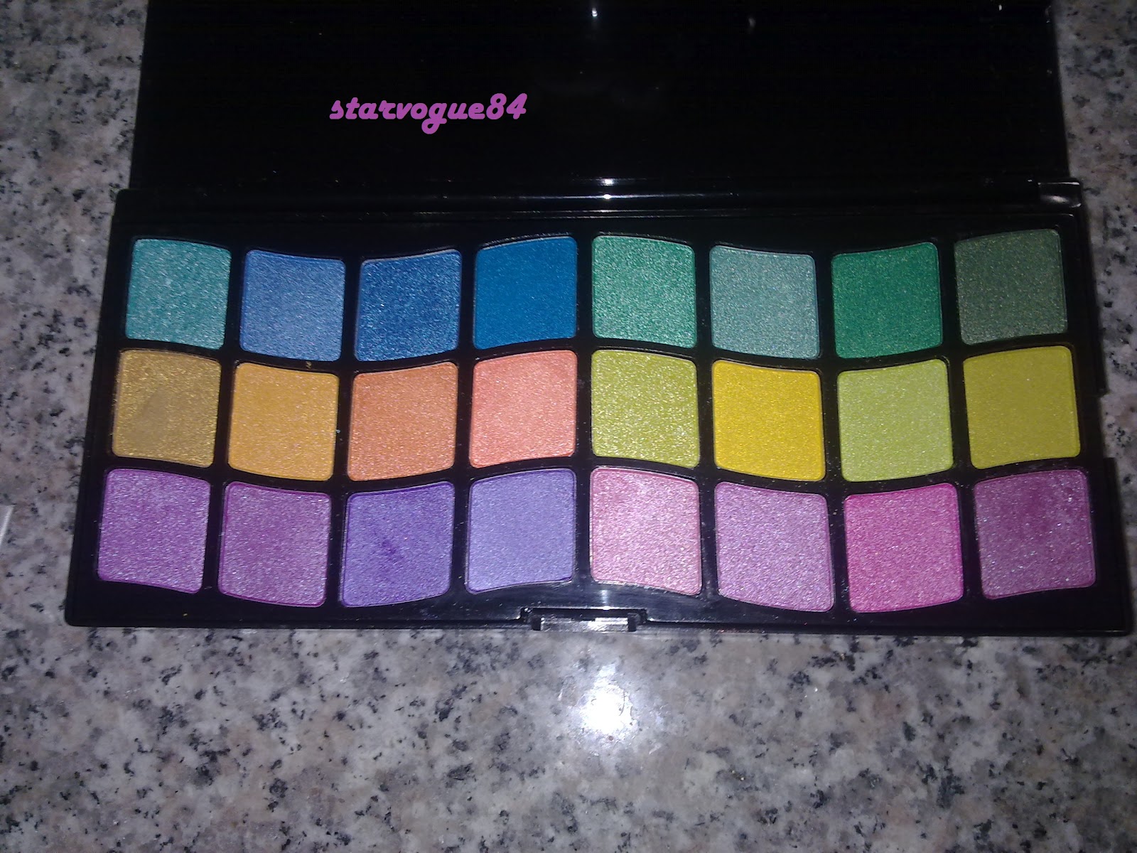 Star Vogue: Ferrarucci 40 Eyeshadow Palette Review