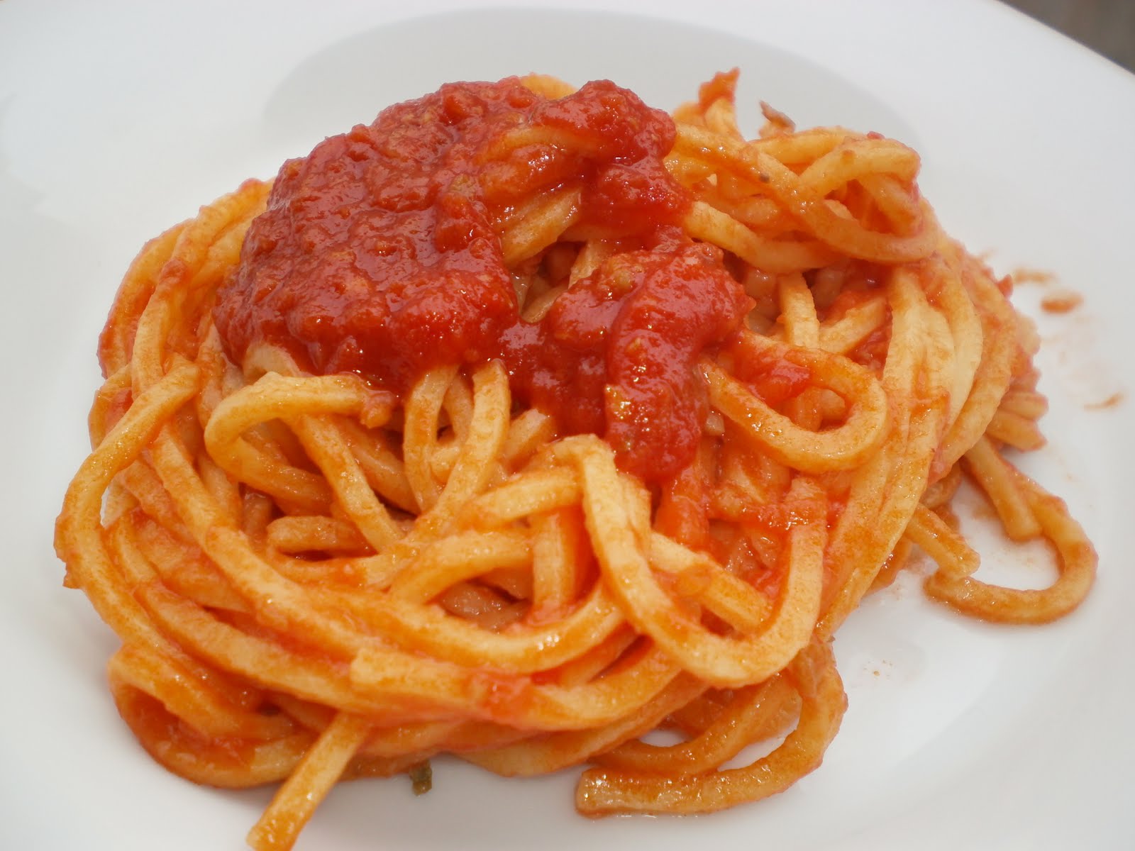 Primi: Spaghetti alla chitarra alla puttanesca rivisitata