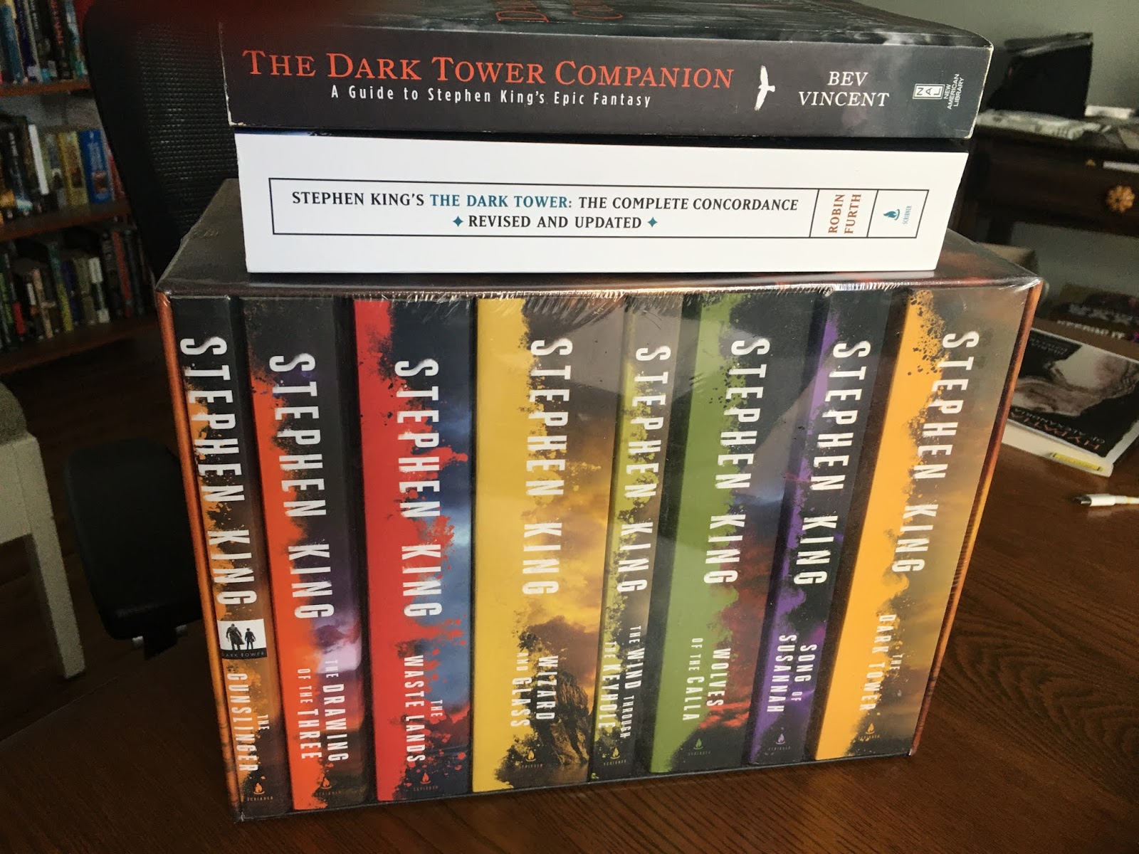 Examined Worlds: Dark Tower Re-read: Books 1 and 2