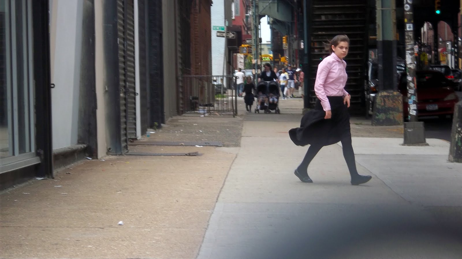 NY. Self- Portraits.: Fashion Show. Street Walkers.