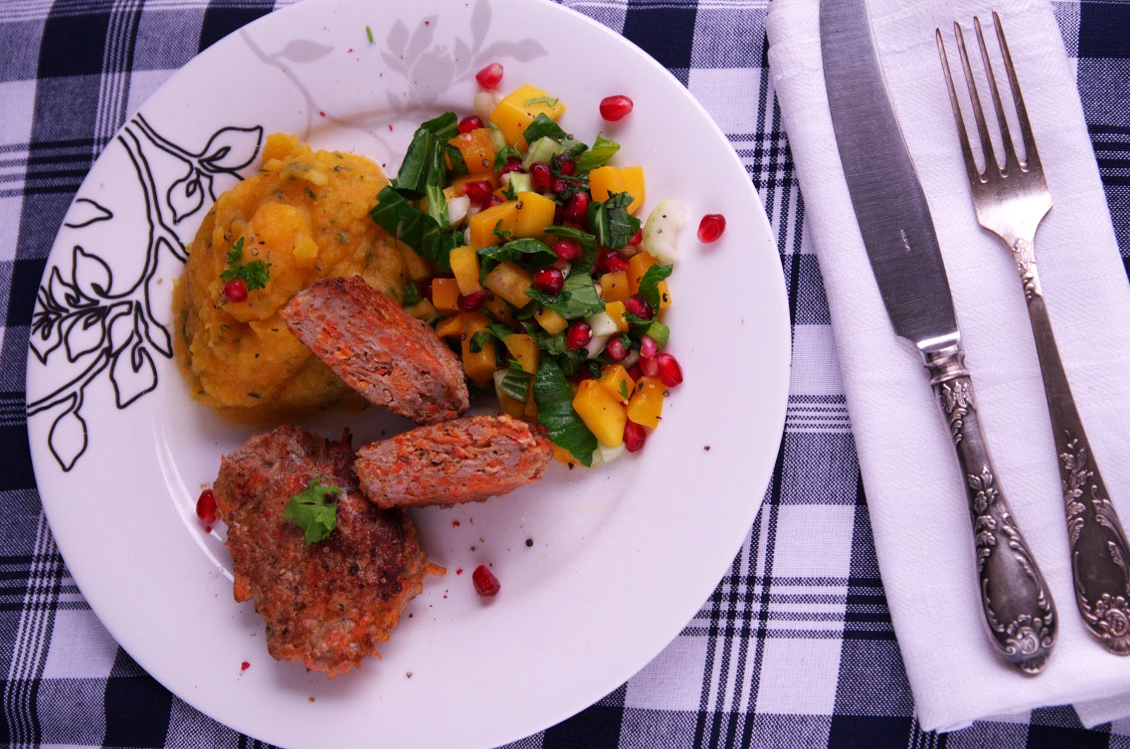 TOIT & PILT: Kalkuni-porgandi kotletid, kartuli-kõrvitsa püree ja mango ...