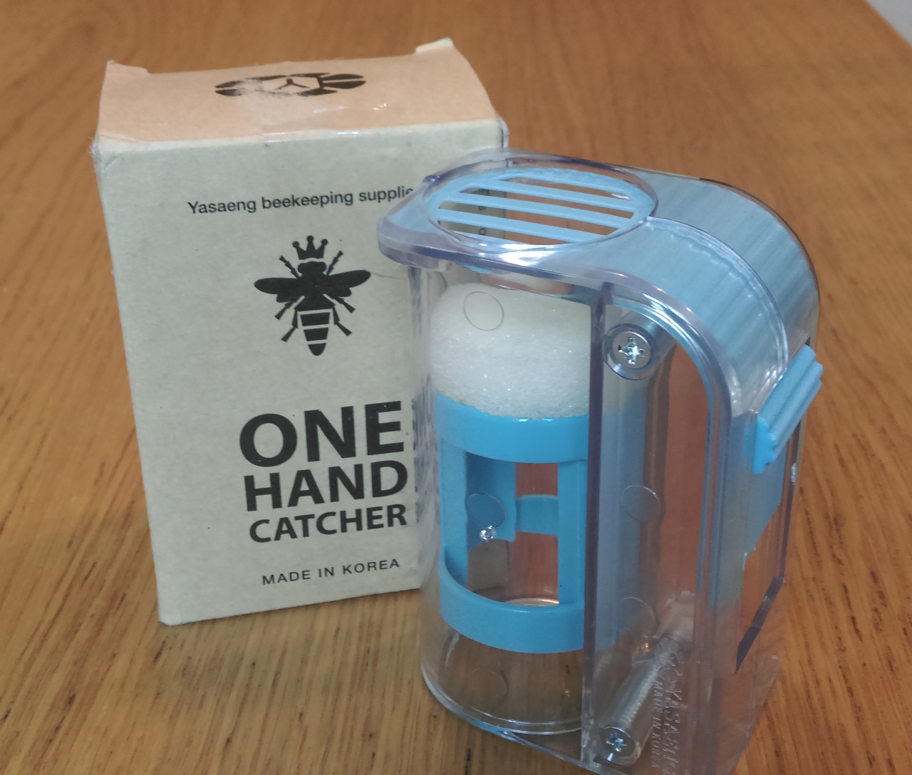 The Hivemind and Me: One Hand Catcher and POSCA Pens