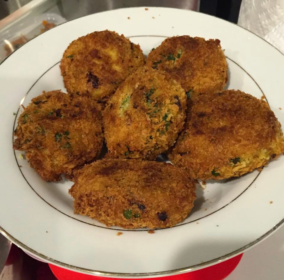 லலிதாவின் சமையல் அறை: Potato Cashew nut cutlet / Broccoli Cashew nut cutlet