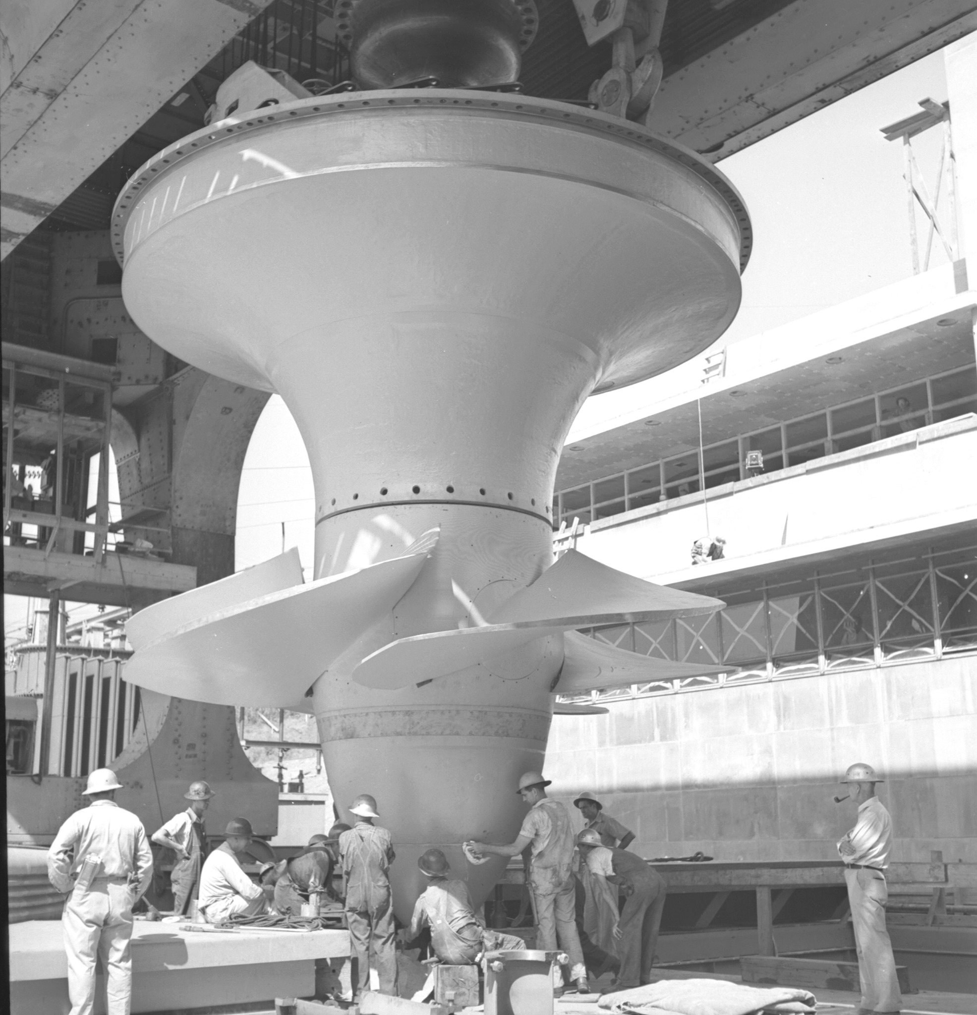 Industrial History: 1938 TVA 247netMW Pickwick Landing L&D