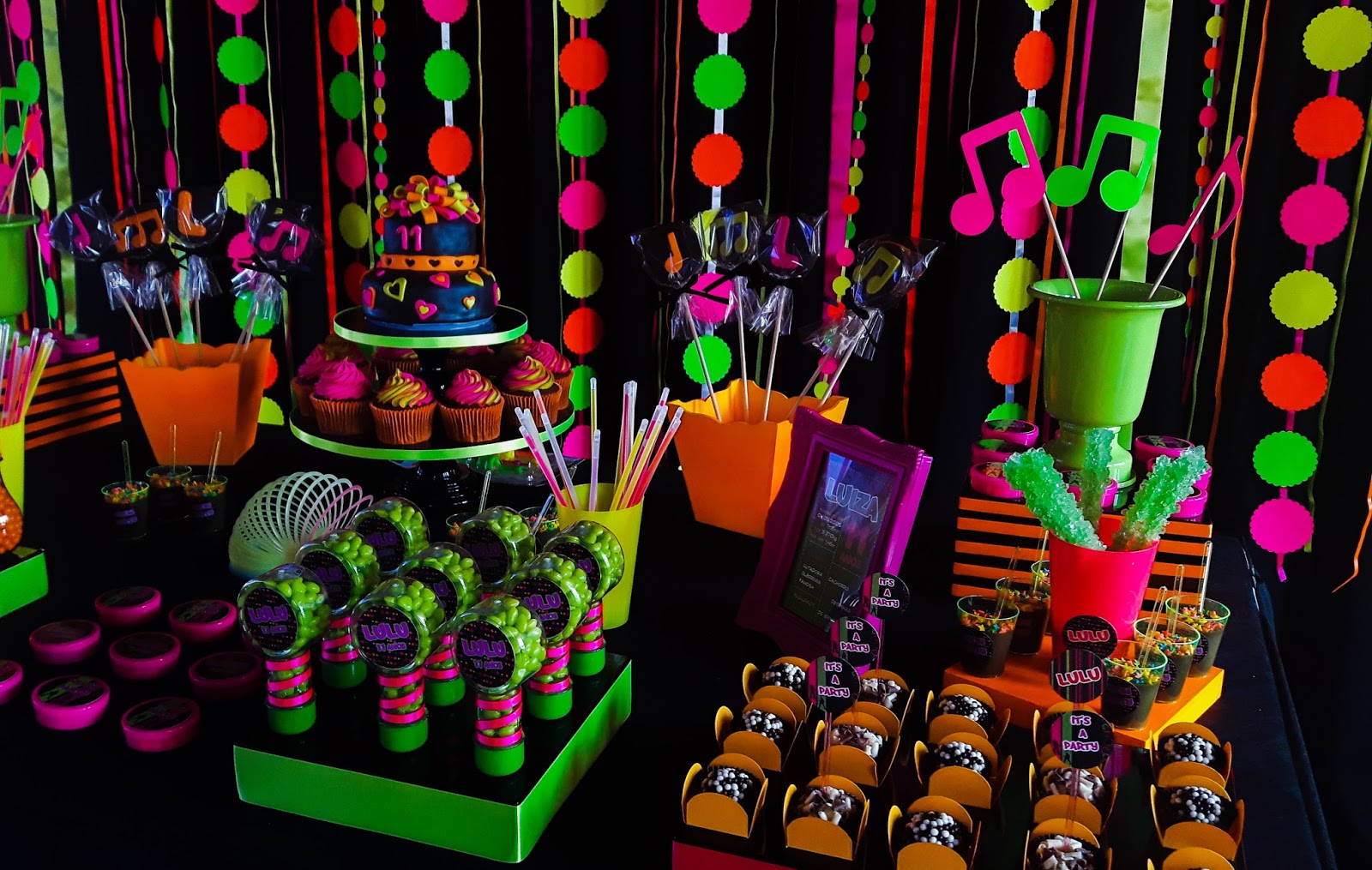 Decorando com Arte - Lembrancinhas Personalizadas: Baladinha Neon ...