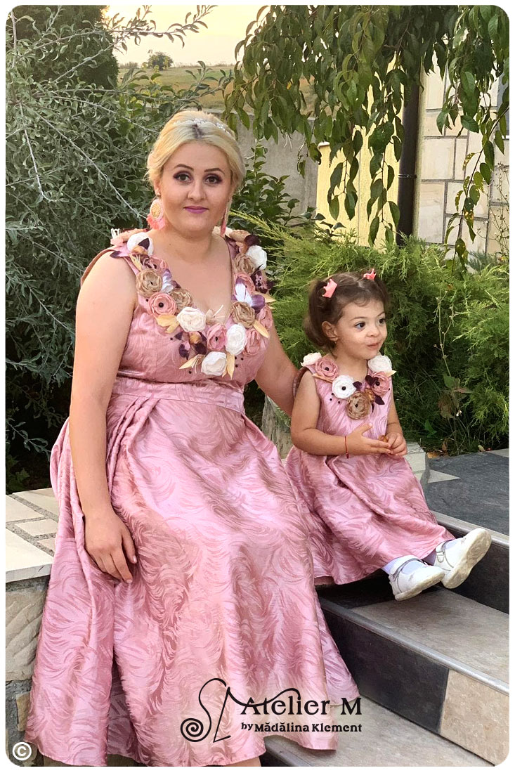 Roz prafuit si flori