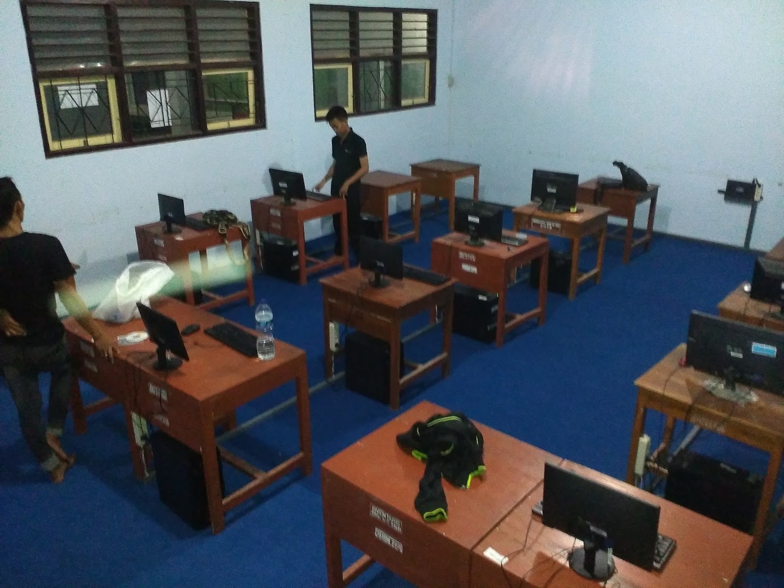 PEMBUATAN LAB KOMPUTER SMK N 6 SUKOHARJO ~ Bink'S Computer