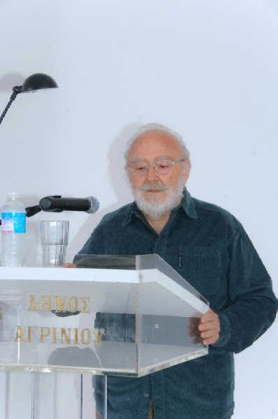 Ο κριτικος τεχνης Χρηστος Ν. Θεοφιλης με τον γλυπτη Ευθυμιο Πανουργια ...