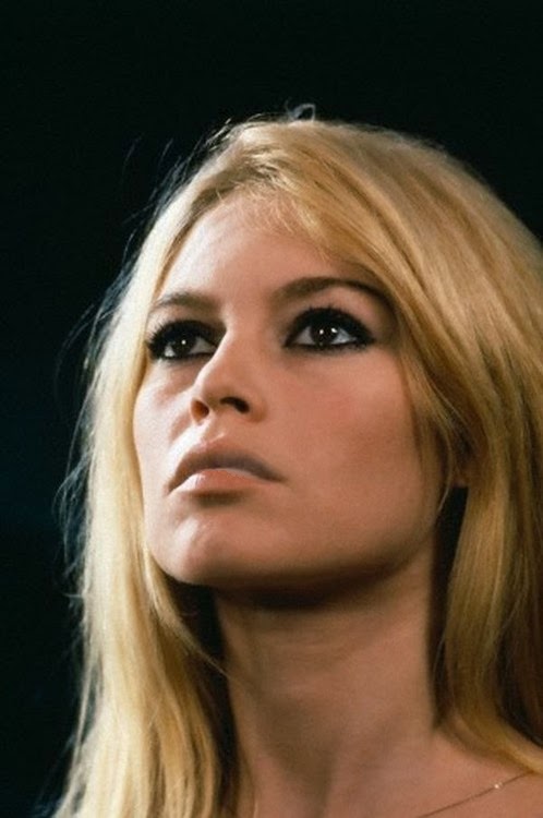Movie Lovers Reviews: Brigitte Bardot, French Sex Symbol