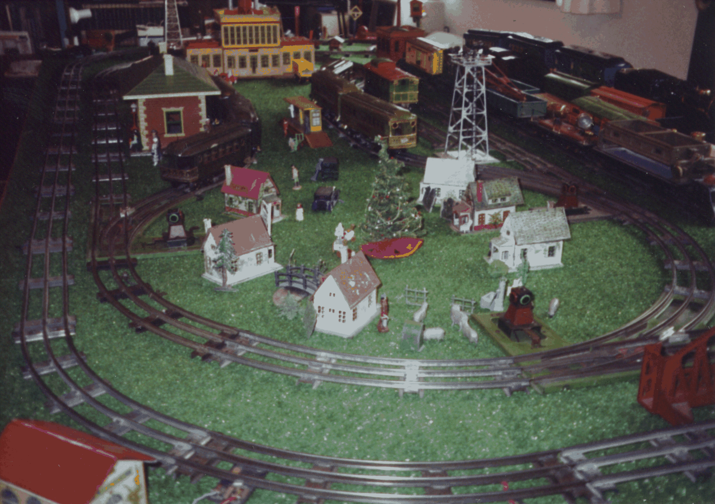 Toys and Stuff: TRAIN TIME: Norm K's Small Standard Gauge Layout