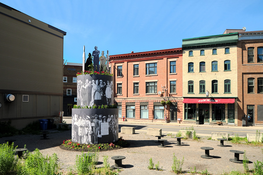 WARTIN PANTOIS - ART: EXTÉRIEUR