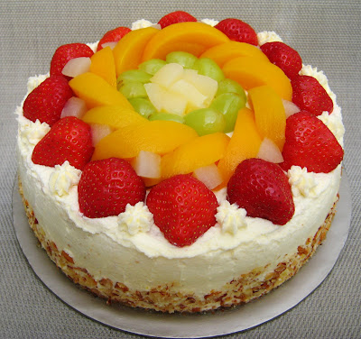 Sam Tan's Kitchen: Fresh Fruit Cream Cake