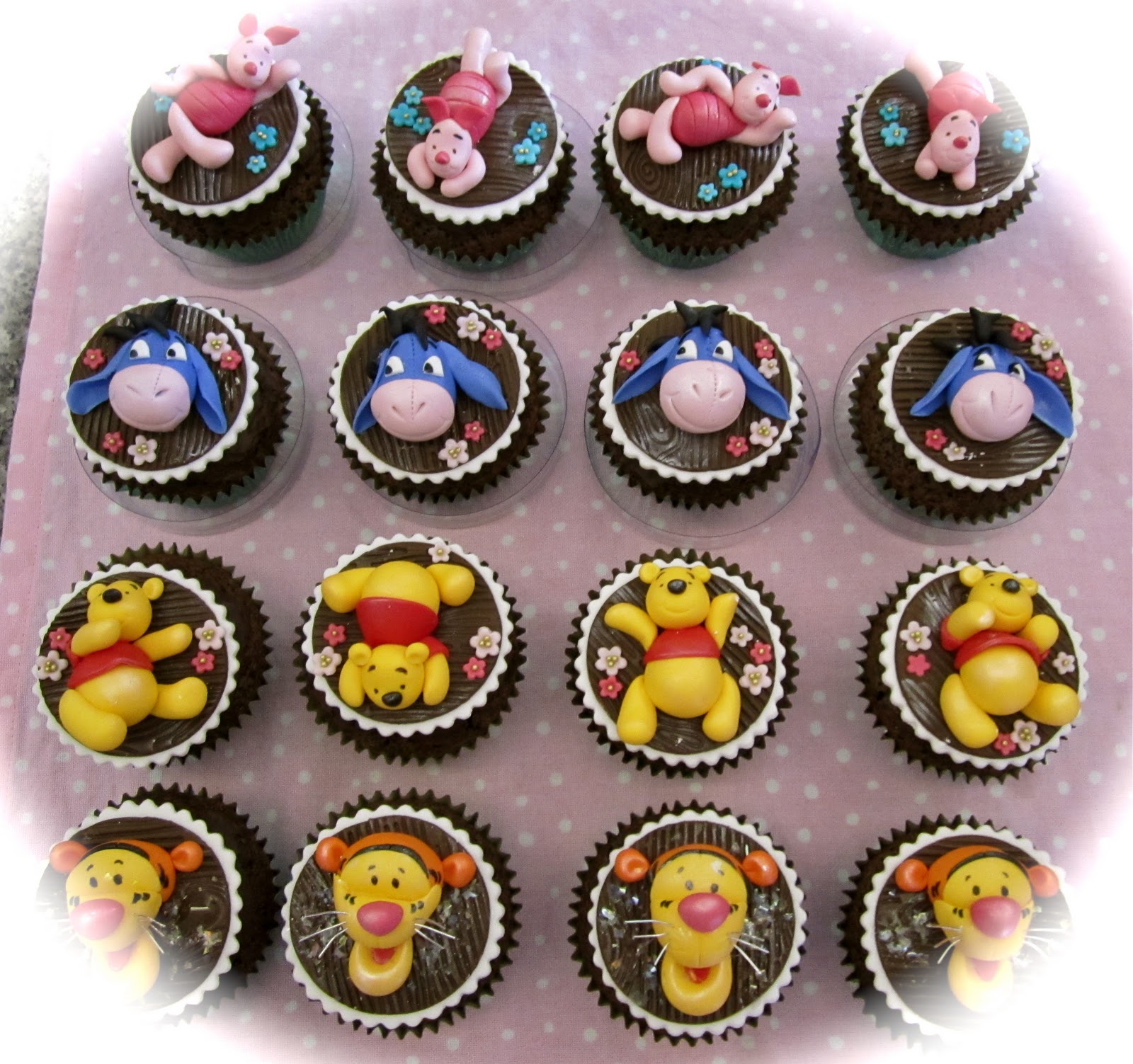 Sweet APRIL -The Story of April: 'Winnie the' Pooh theme cupcakes & cake