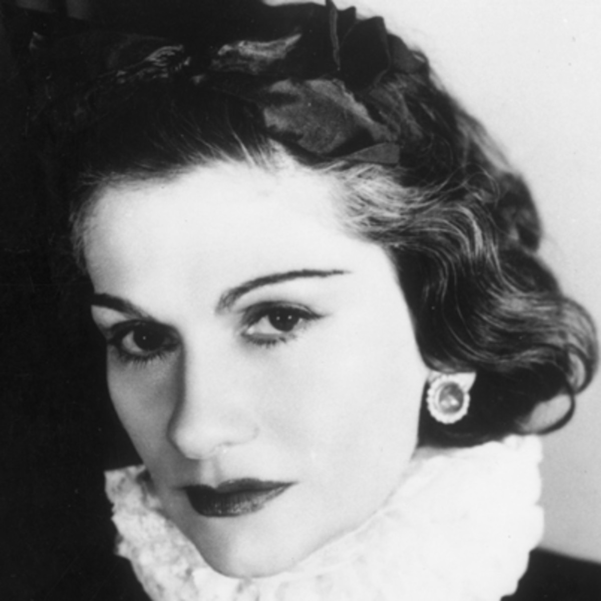 Quem foi Coco Chanel ? Conheça a história dessa mulher incrível. - Blog ...