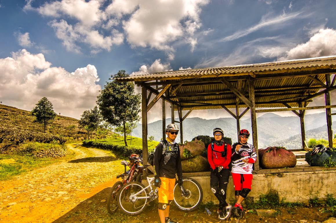 Batu Belang Pangalengan - Dewata - Hutan Gunung Maud - Selap Awi, Garut ...