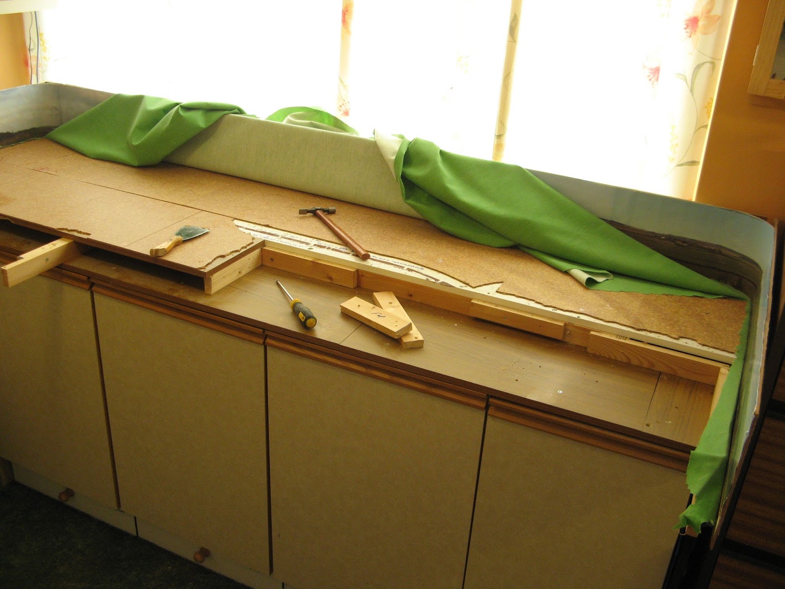 The Kingdom of Wittenberg: New table surface (3)...