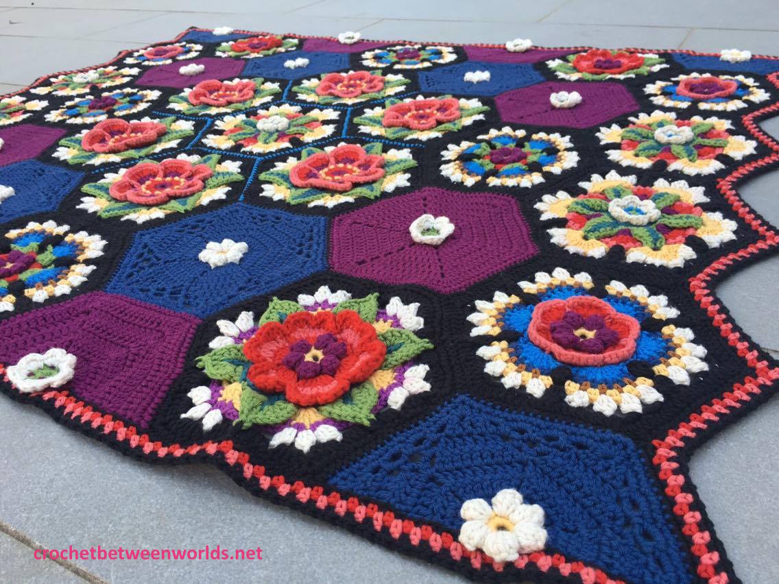 Crochet between worlds: Frida's Flowers CAL - Edging and TA-DAH!