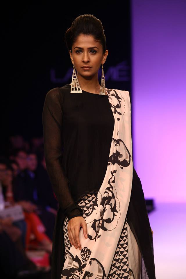 Stylefluid Trendz: ‘Char Bagh’ by Payal Singhal-Autumn/Winter 2013-14 ...