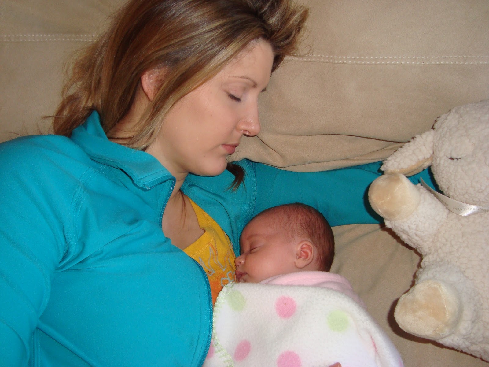 Knee Family!: Four Weeks Old!