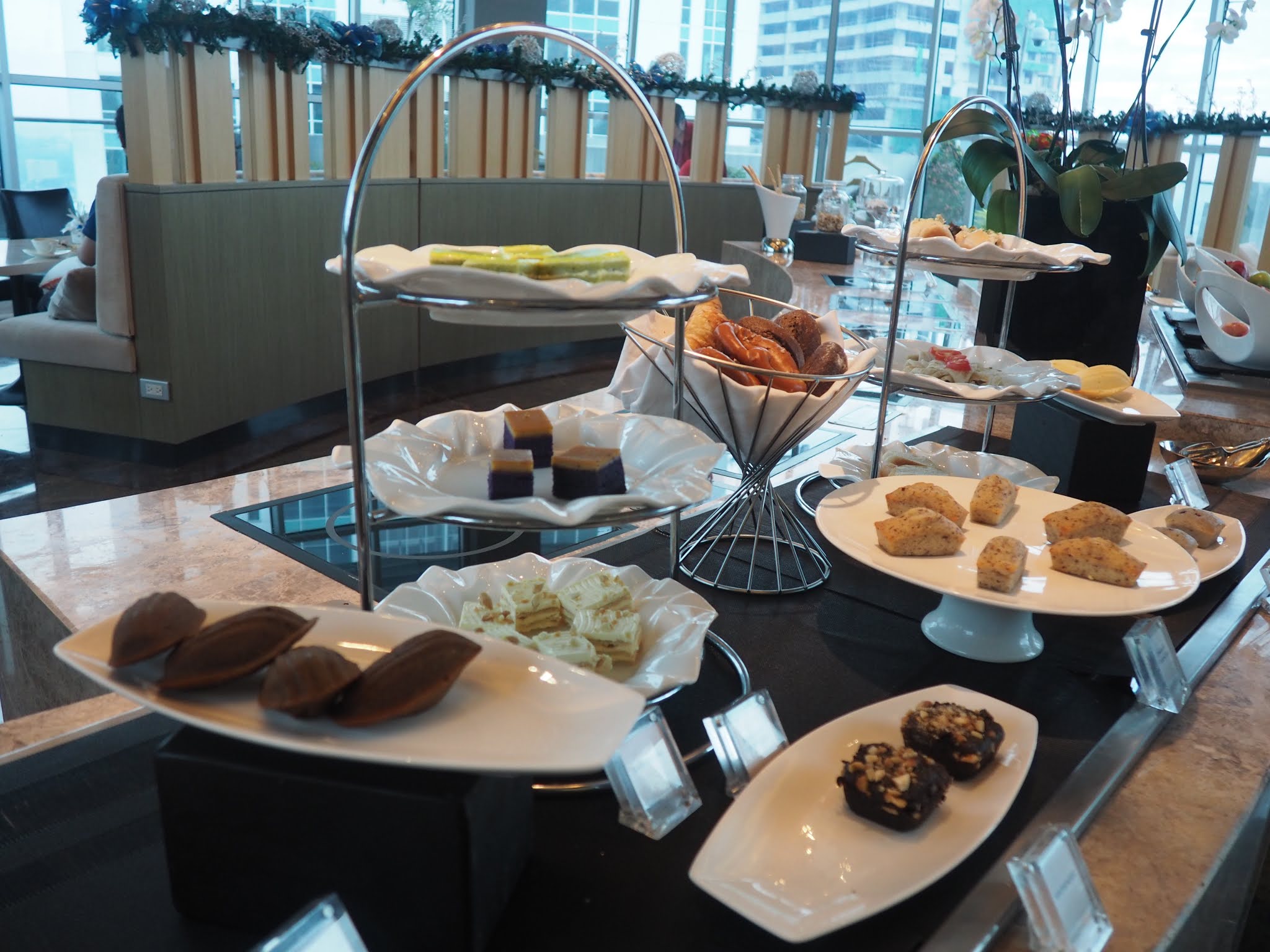 VinaTraveler's Blog: My Top 20 Best Hotel Club Lounges!