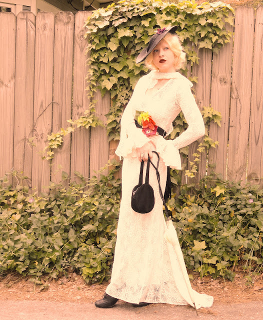 The Modern Day Flapper: A Flapper's~ Victorian Stroll