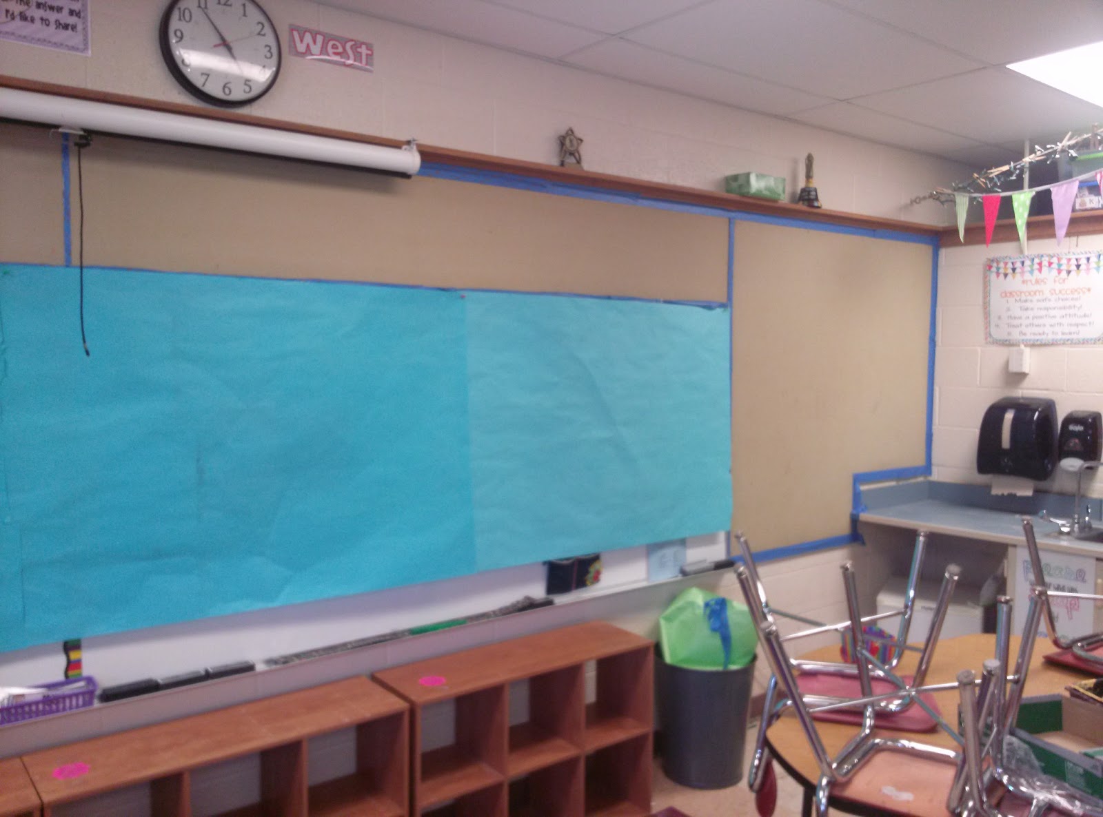 Welcome to the UNI-corner: I Painted My Bulletin Boards & File Updated!!!