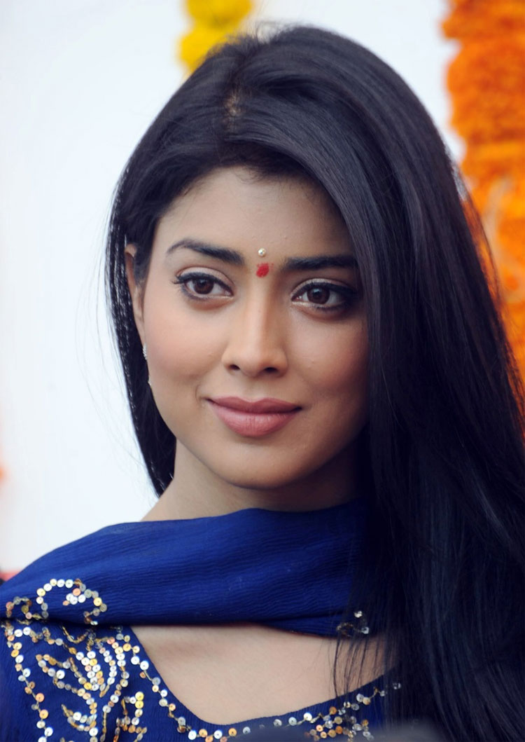 Shriya Saran Family Husband Biography Parents children's Marriage Photos