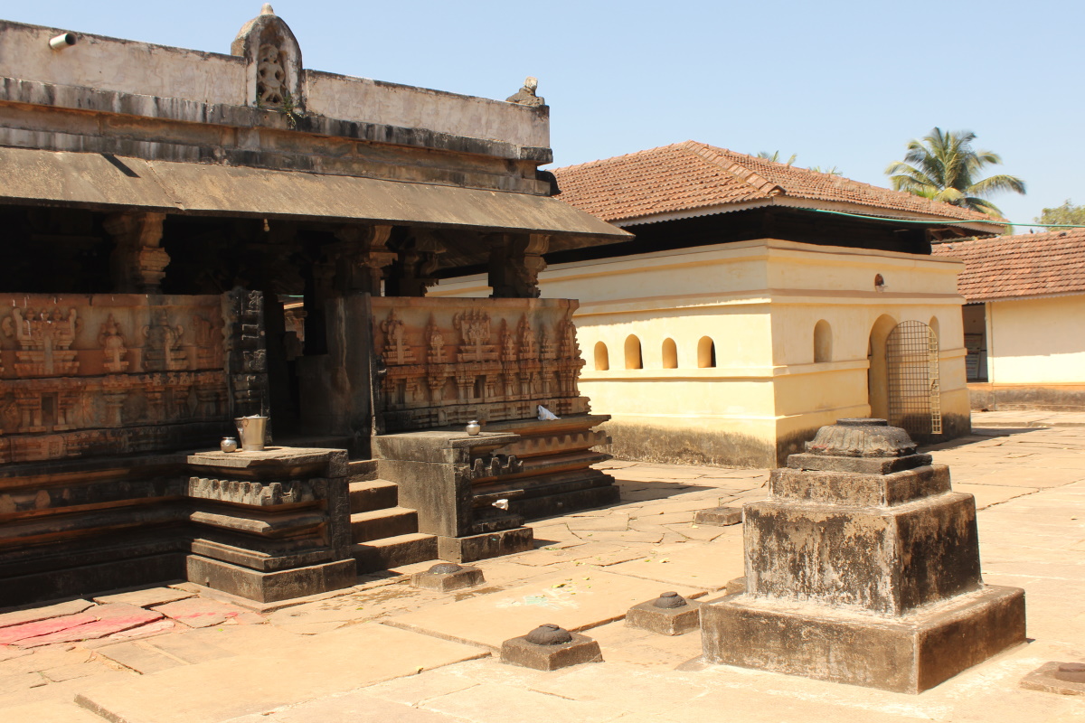 Journeys across Karnataka: Keladi Rameshwara Devastana - part-1