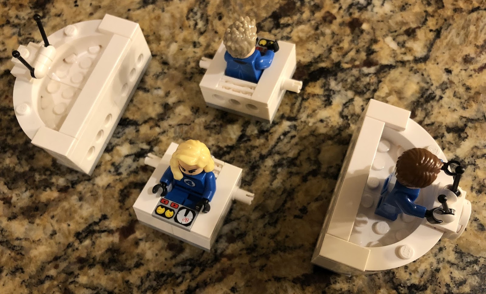 the sphinx: LEGO Fantastic Four & The Baxter Building!