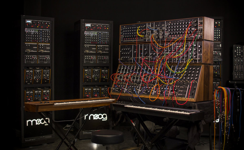MATRIXSYNTH: Moog Music Introduces the Moog Synthesizer IIIc Limited to ...
