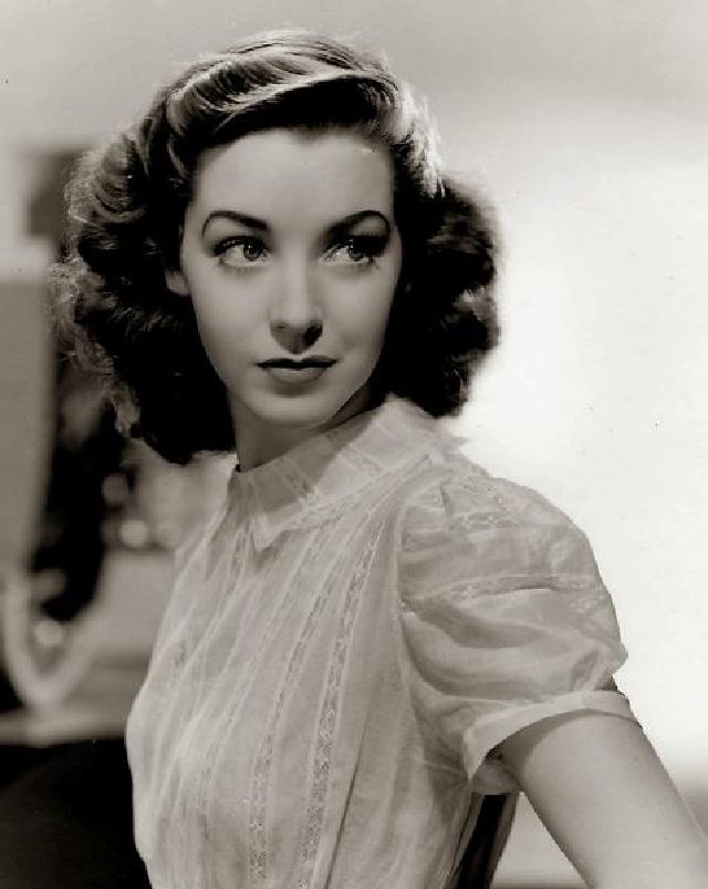 Beautiful Photos of Marsha Hunt in the 1930s and ’40s ~ Vintage Everyday