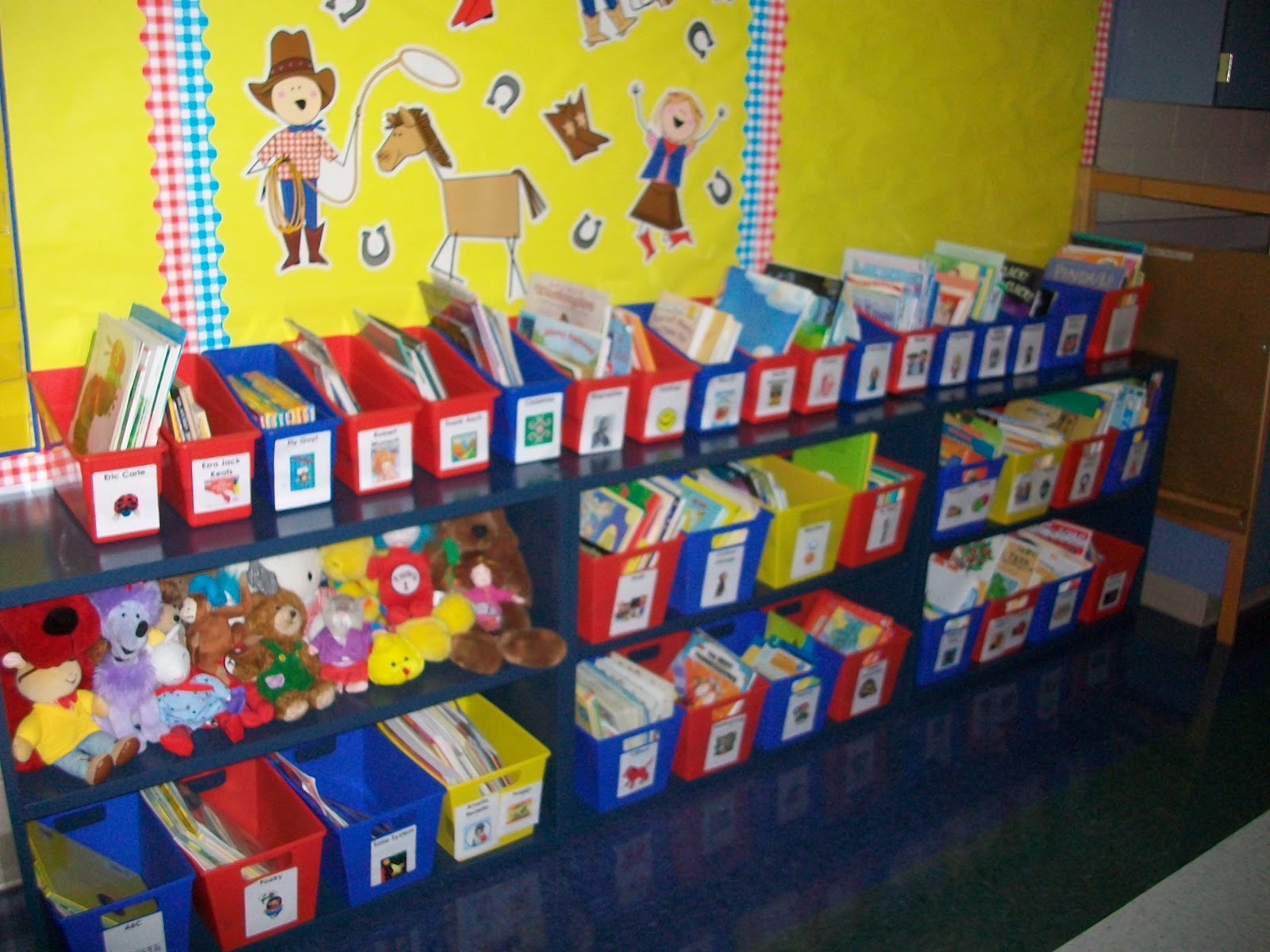 Mrs. Wheeler's First Grade Tidbits: Silent Reading Stations