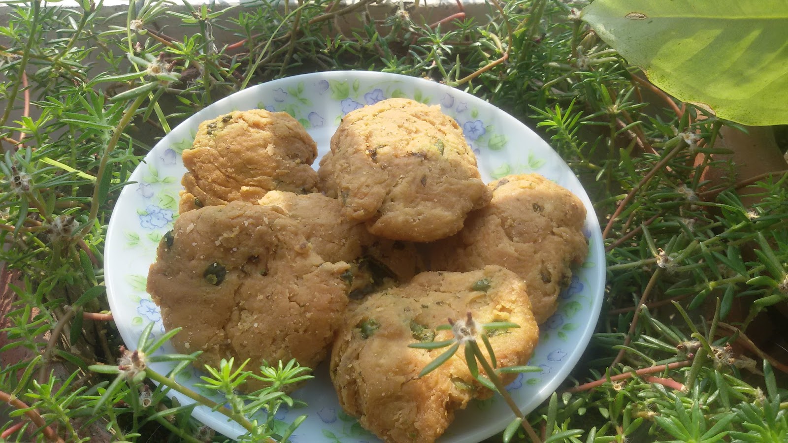How To Make Methi Mathri At Home ~ Total Stylish