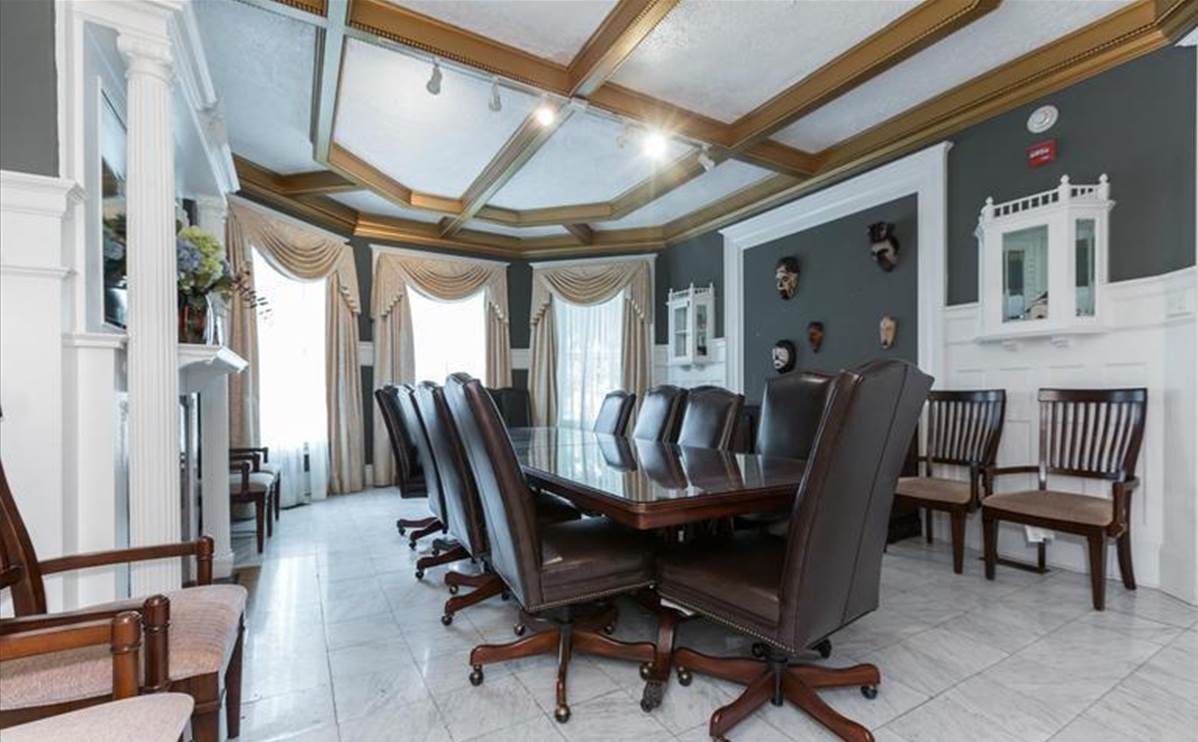 ALI BONGO SELLS THE GABONESE EMBASSY IN WASHINGTON. ALI BONGO BRADE L ...