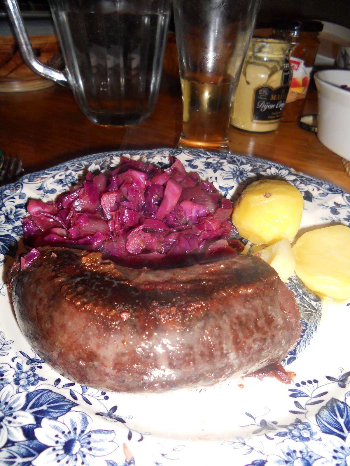 A la mode frangourou: Hearty winter delights 1: boudin(black pudding)