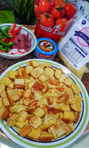 IZAN ~ SweetOmoide: Resepi Home made Pizza doh roti putih hanya 3 bahan ...