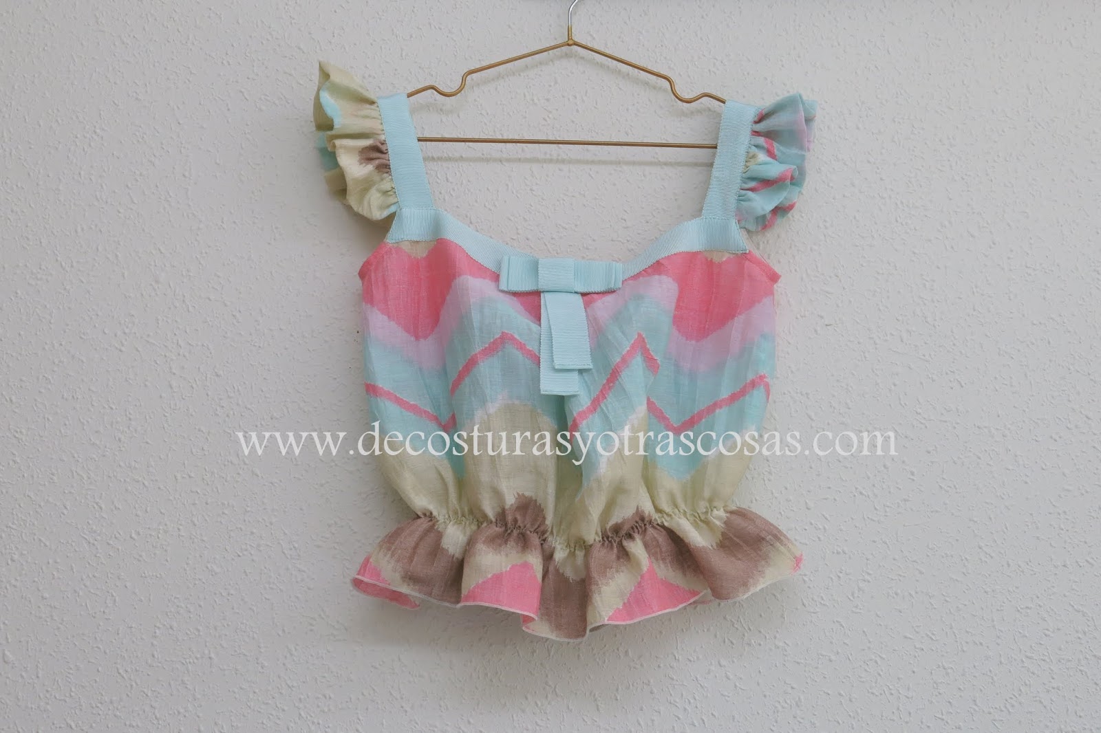 De costuras y otras cosas: BLUSA PARA NIÑA CON TIRANTES FRUNCIDOS De costuras y otras cosas: BLUSA PARA NIÑA CON TIRANTES FRUNCIDOS