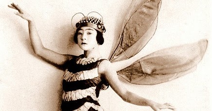 Vintage Pictures of Weird Female Costumes That Make You Can’t Help ...