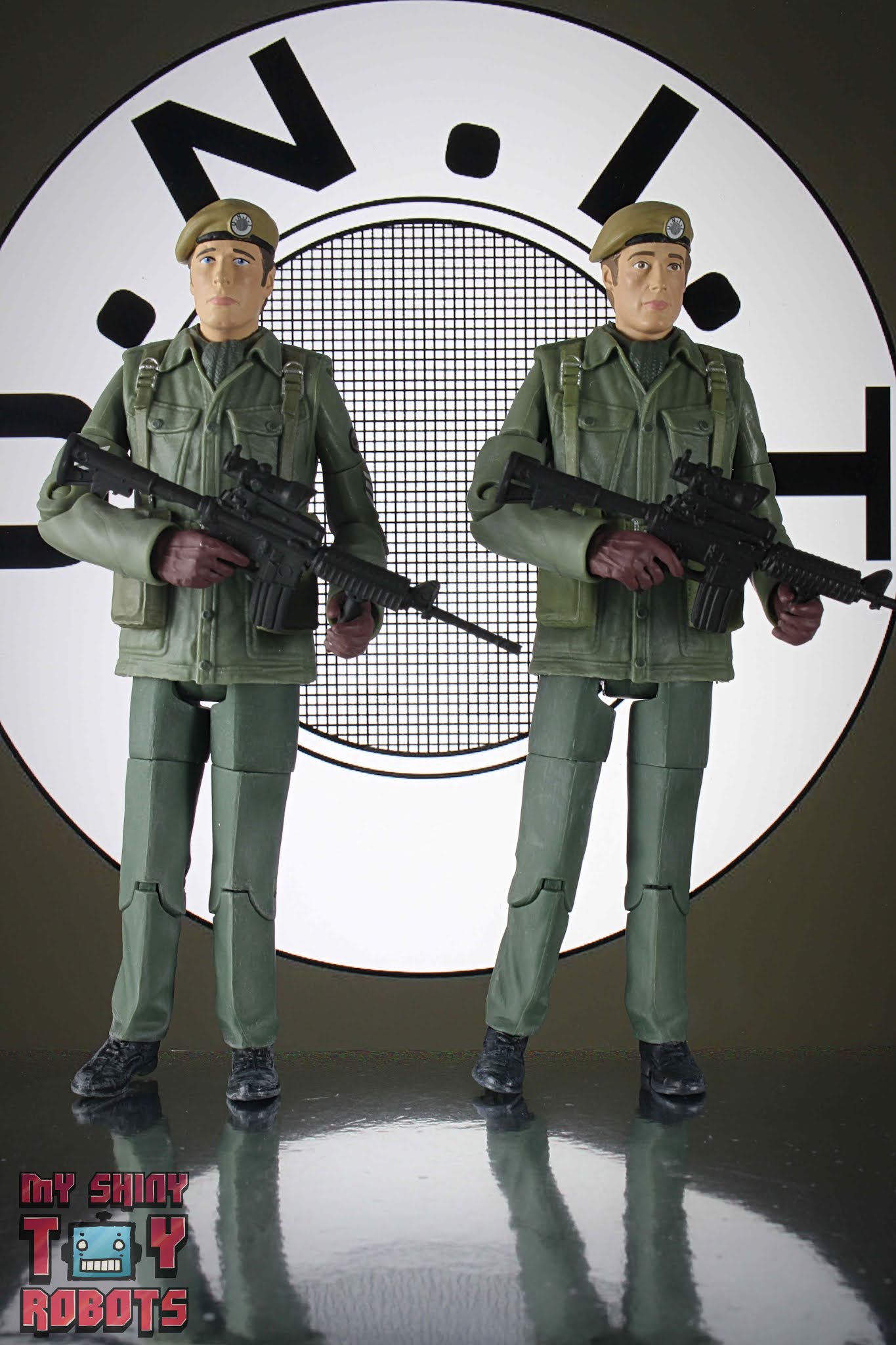 My Shiny Toy Robots: Toybox REVIEW: Doctor Who 'U.N.I.T. 1971 - The ...