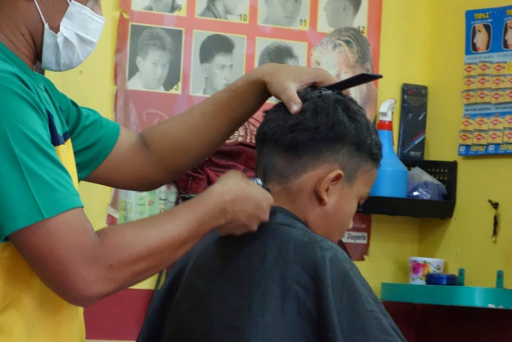 Gunting Rambut Di Kedai Gunting