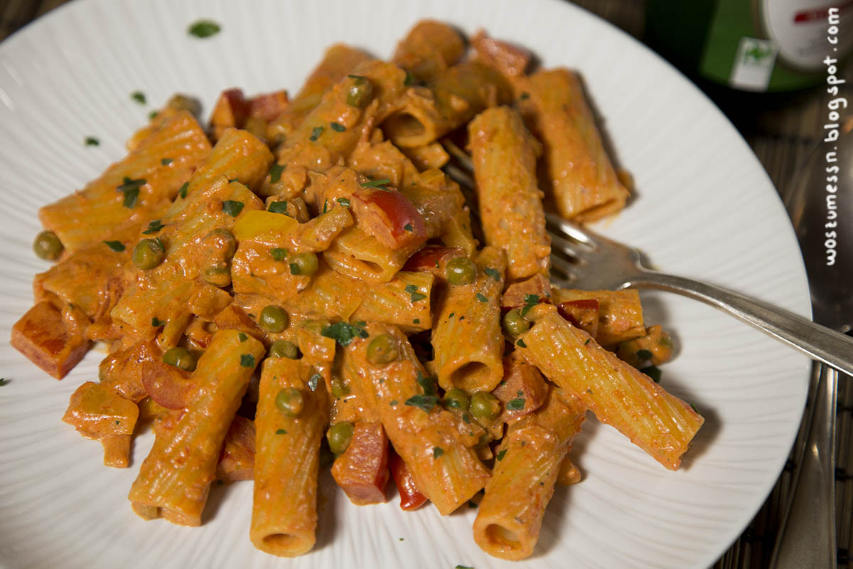 Wos zum Essn: Feierabendküche: Cremige 15-Minuten-Ajvar-Erbsen-Pasta ...