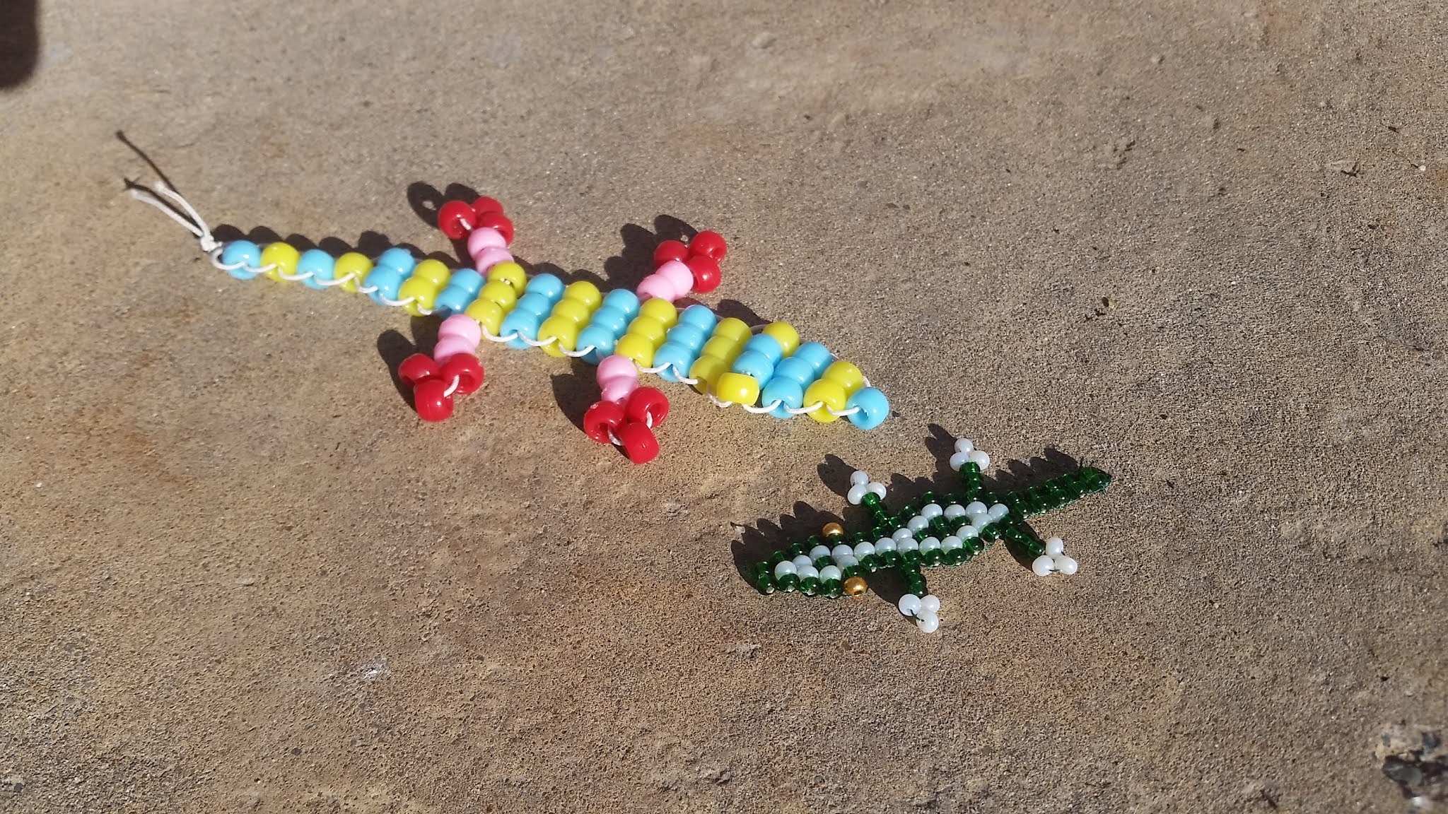 Cutoff Crafts: DIY: How To Make A Beaded Lizard (With Pictures)